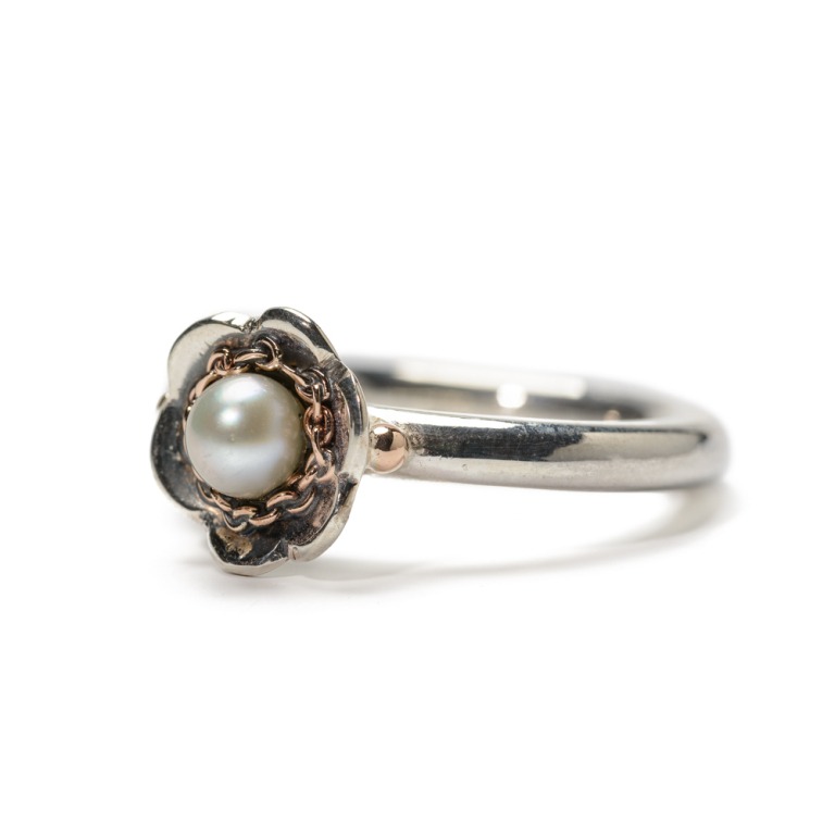 Victoria Pearl Ring - BLOU Amsterdam